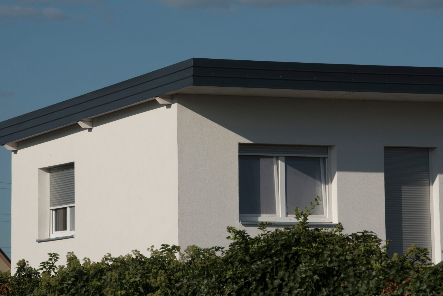 5 Flat Roof Drip Edge Types (Materials, Installation...)