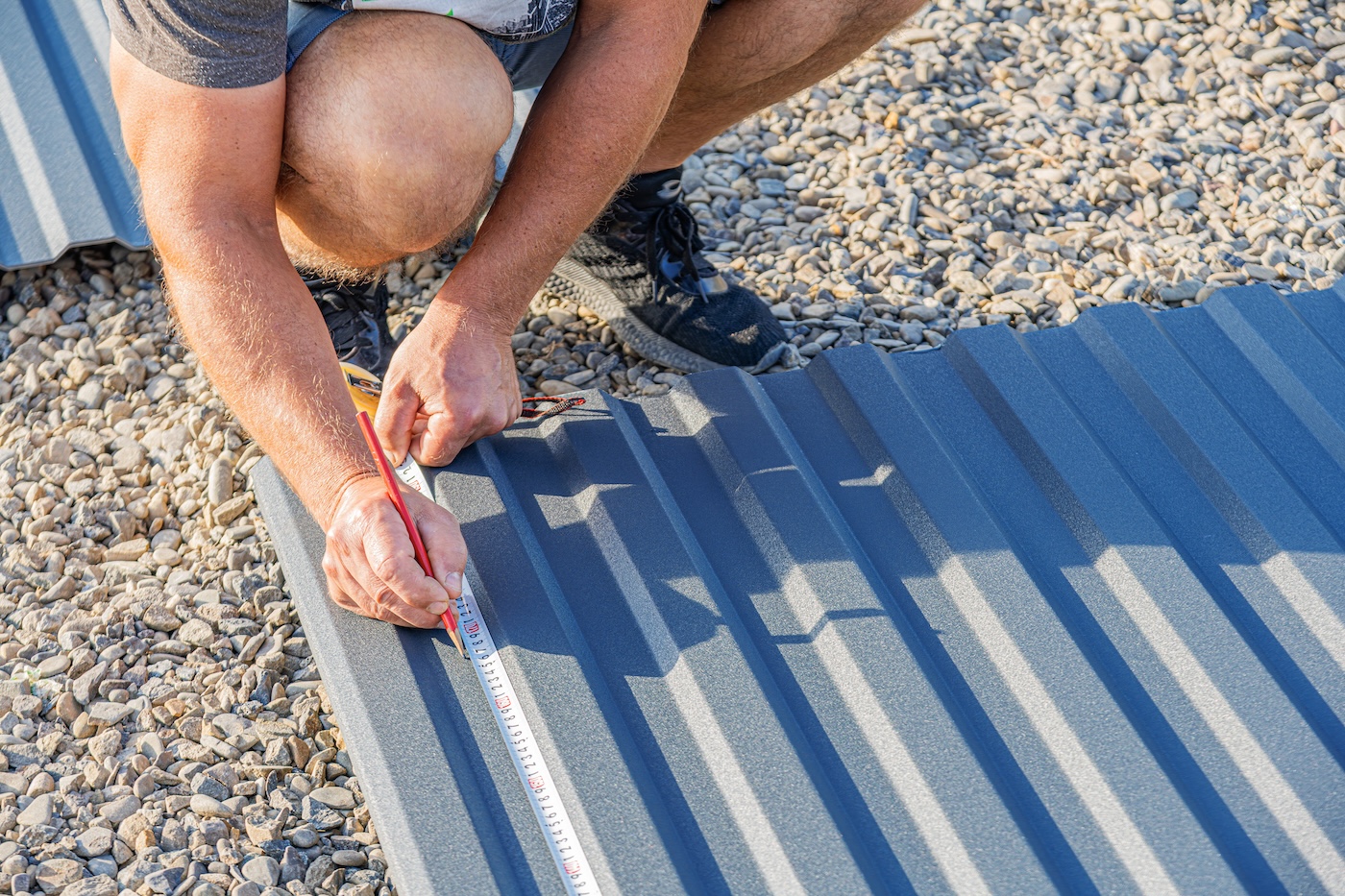 How To Measure A Roof For Metal Roofing? (Homeowners Guide)